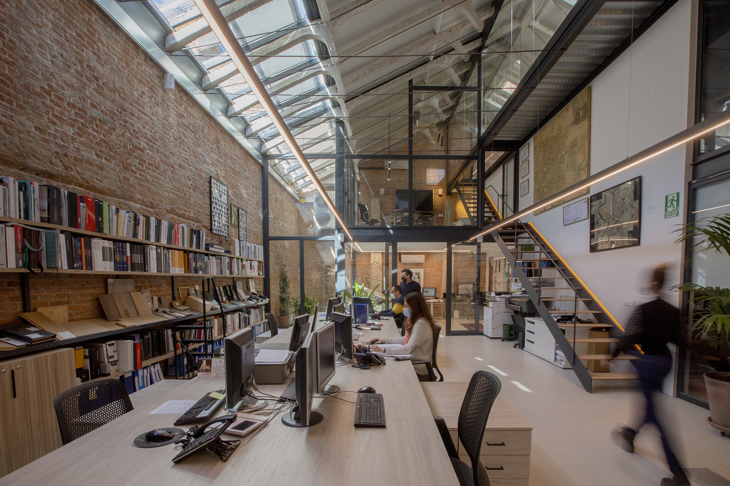 Estudio B76 - Bandalux